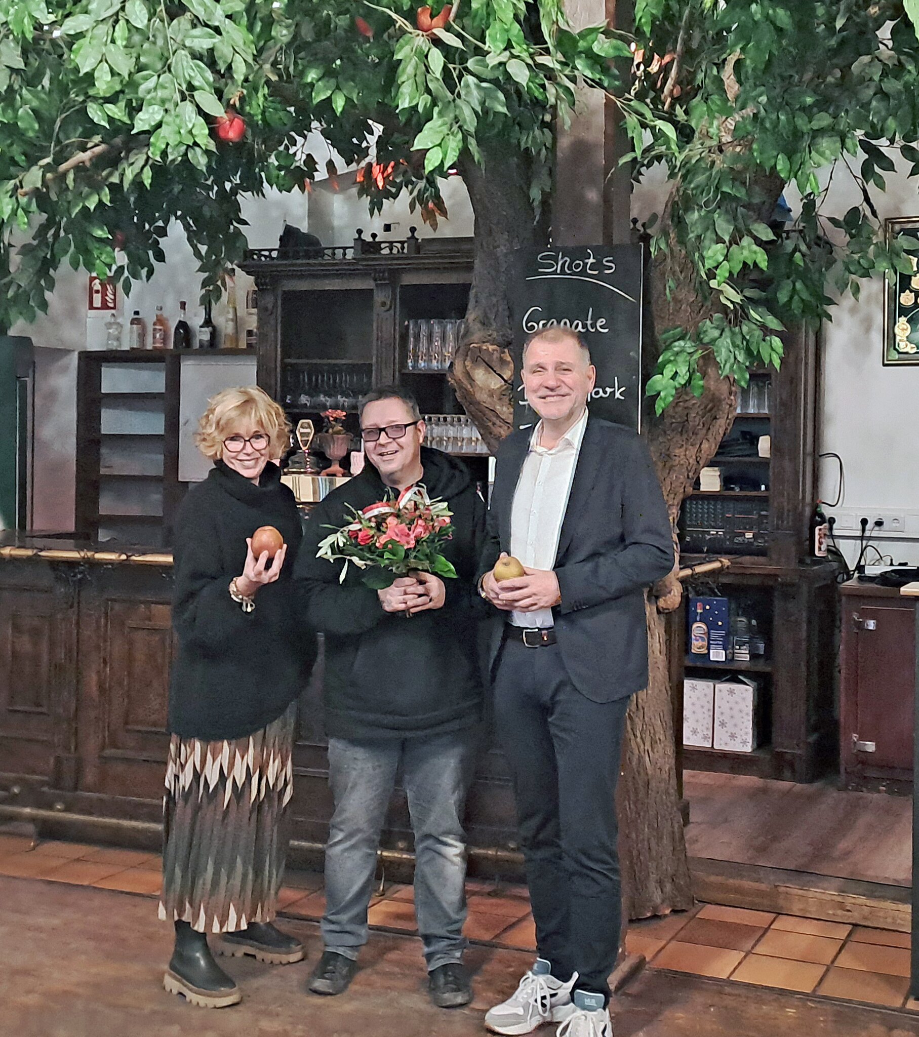 Bürgermeisterin und Wirtschaftsförderer zu Gast beim „Apfelbaum“ in ...