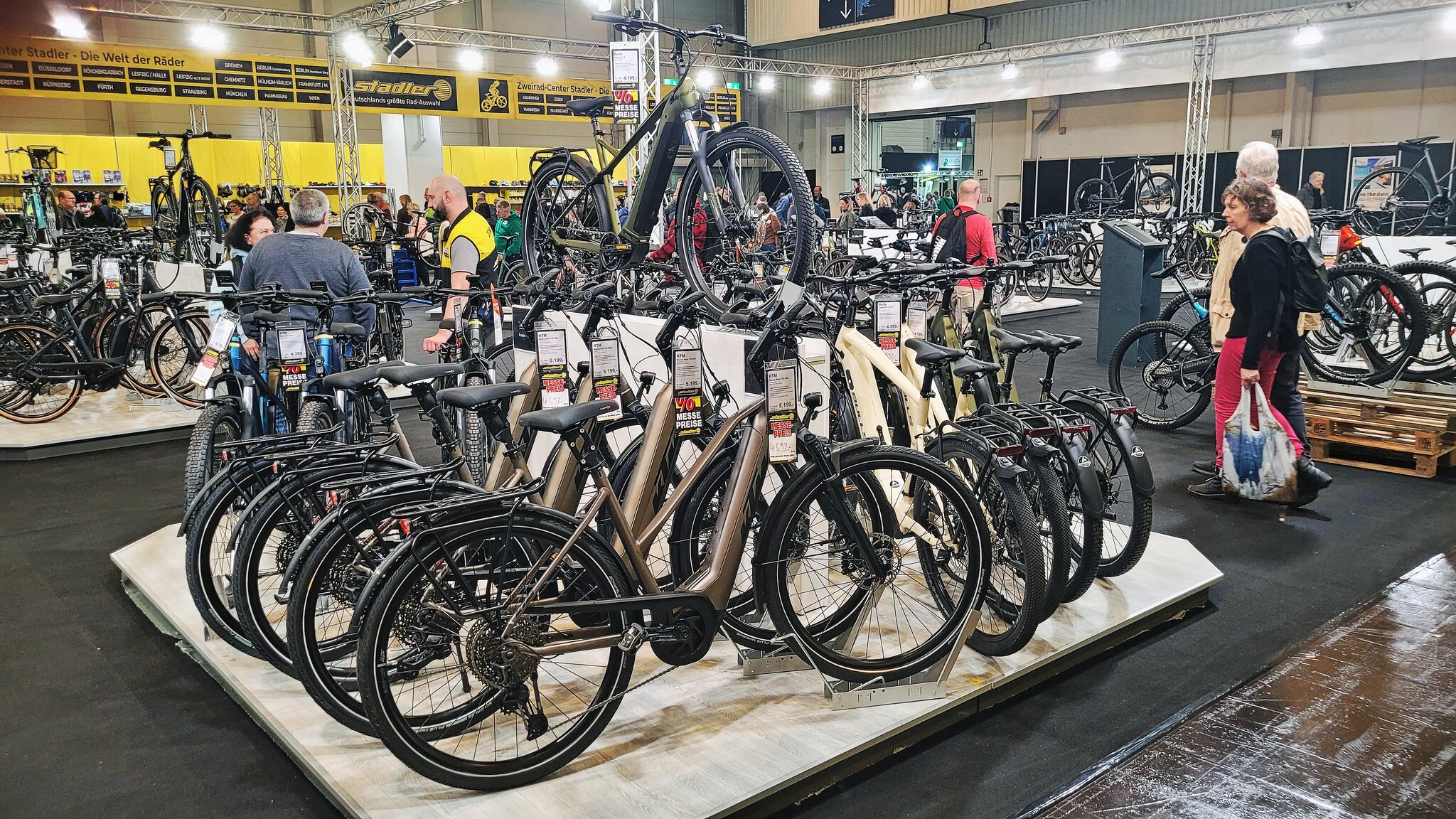 Messehallen Essen: Fahrrad Essen 2025 – Die Radmesse für alle Bike-Fans (siehe Video) - Essen