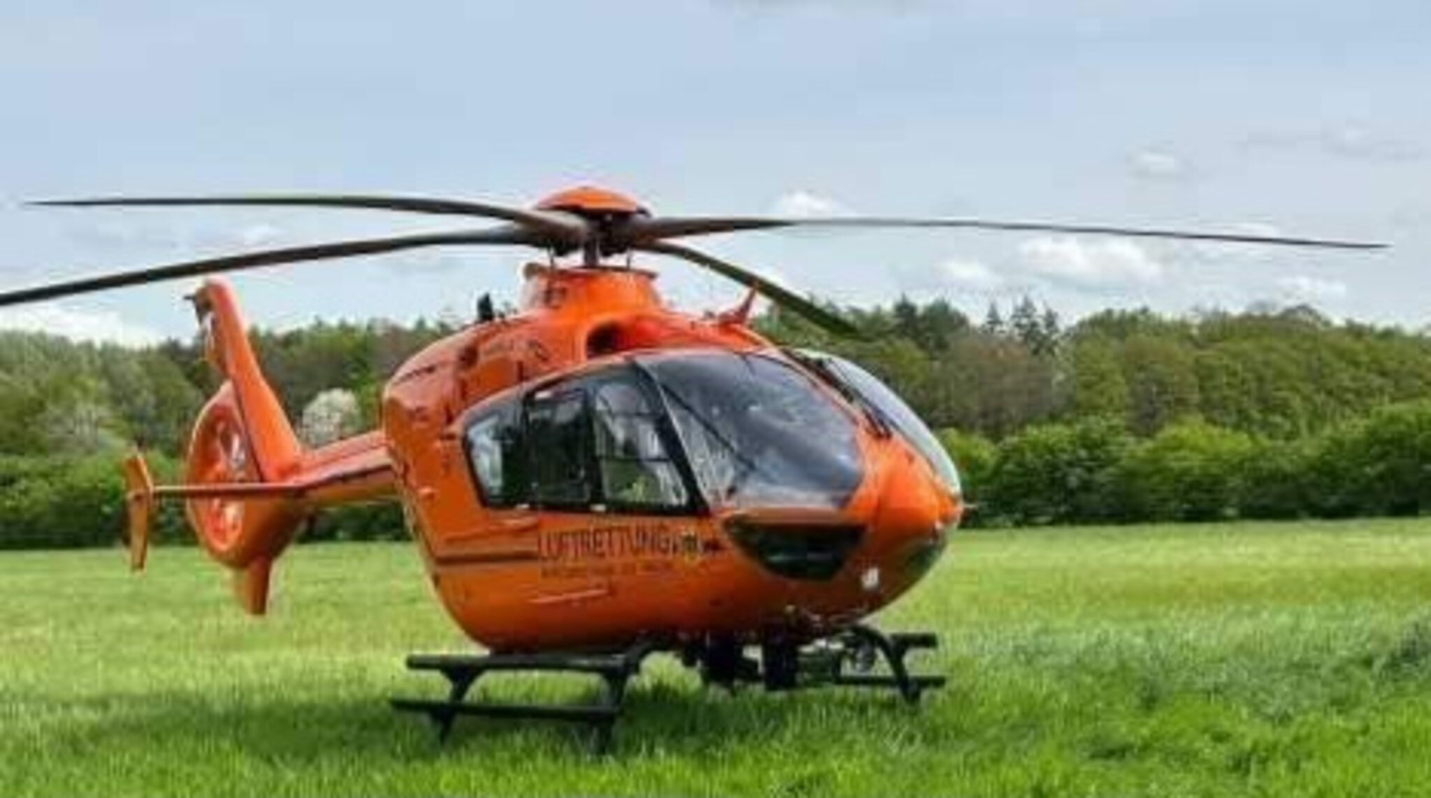Rettungshubschrauber im Einsatz: Motorradfahrer kollidiert mit Rehwild - Hamminkeln