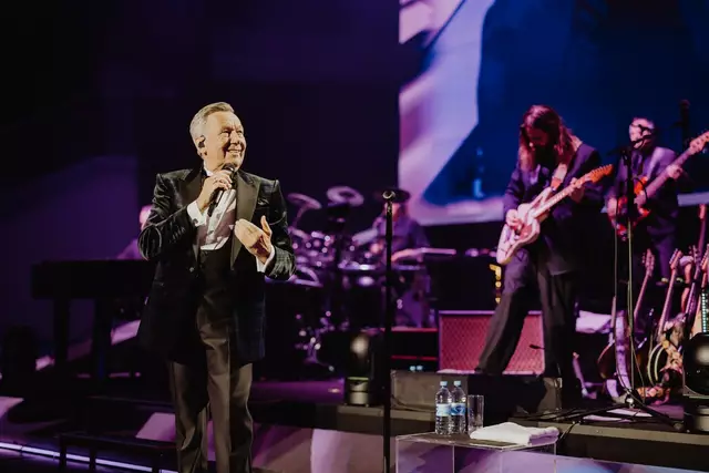 Garant für gute Stimmung: Roland Kaiser begeistert 10.000 Fans bei ...