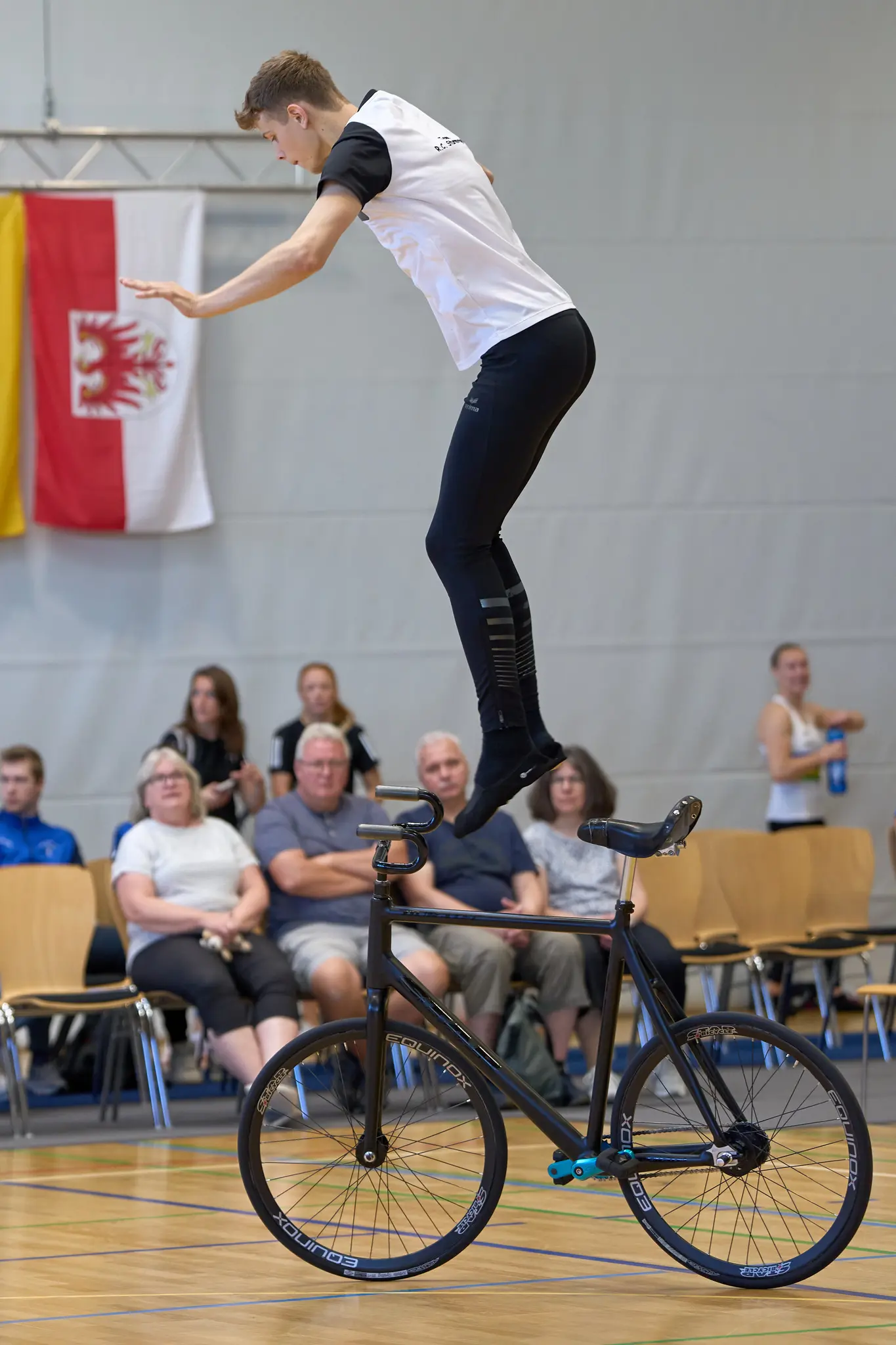 Kunstradsport: German Masters: Simon Vogel steigert sich weiter ...