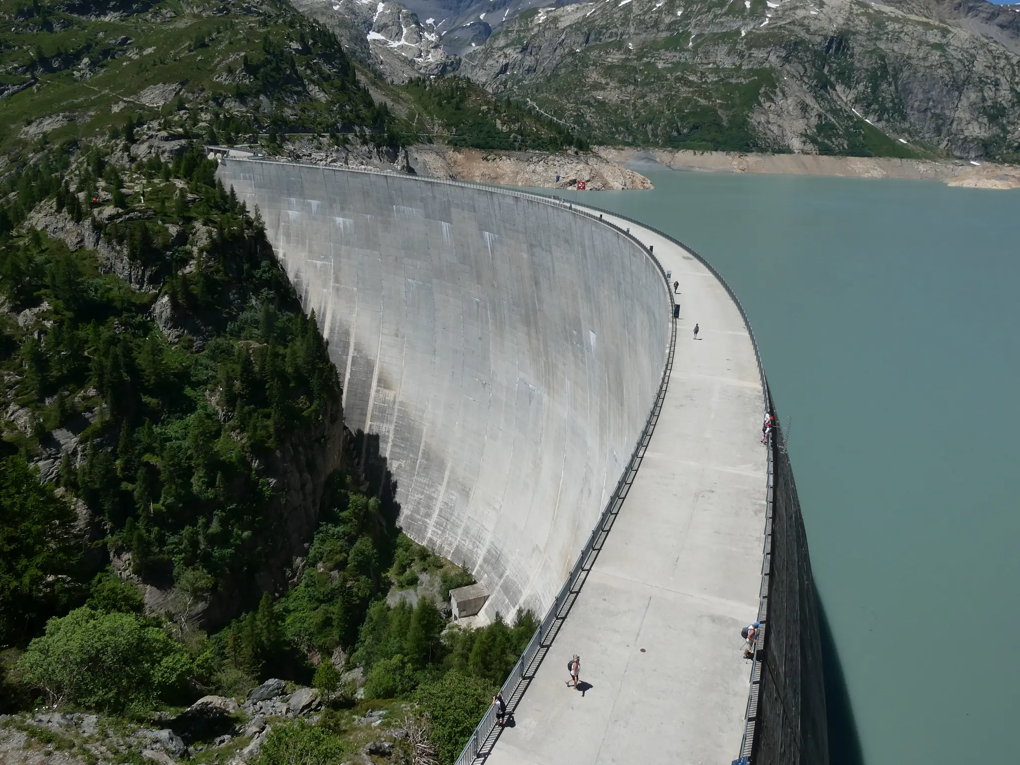 Emosson Staudamm: Lac d`Emosson Staudamm in der Schweiz - Herne