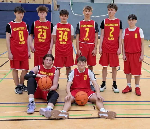 Knapper Sieg im Entscheidungsspiel gegen Schwerte: U18-Basketballer der Gesamtschule Kamen ...