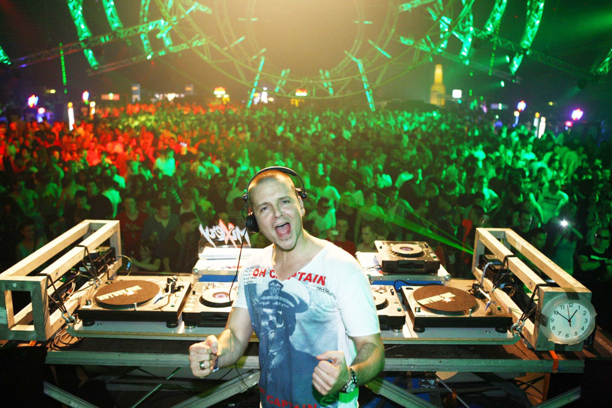 5.000 wollen tanzen, 23 DJ's legen auf