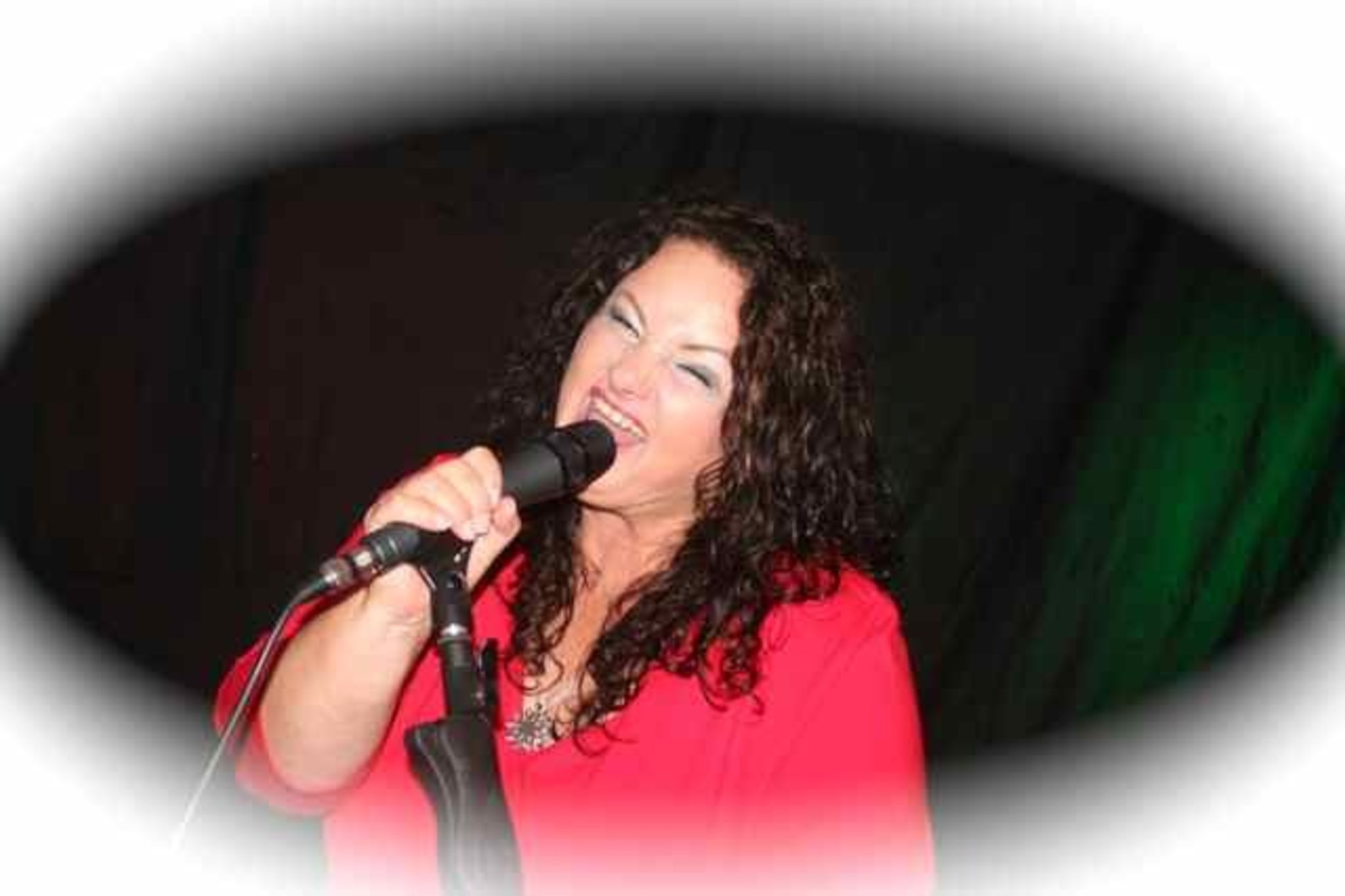 Marion Göbel auf Solopfaden - HAGEN-LIVE in "Die Rose"