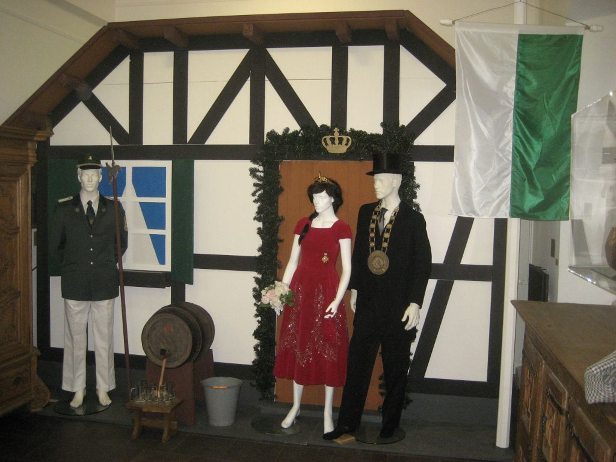 Die große Sonderausstellung Mendener Schützen damals und heute vom 1 ...