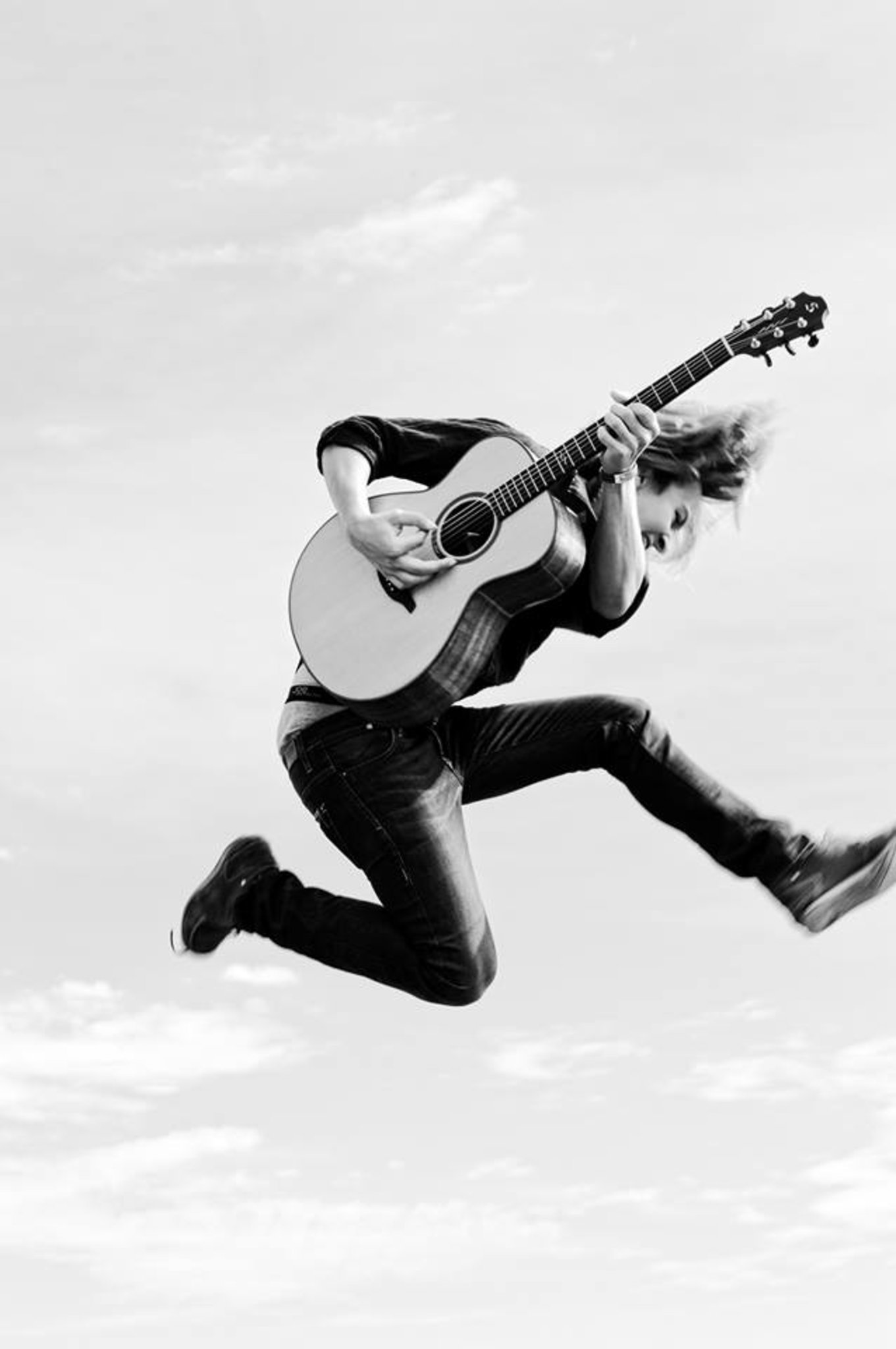 Calum Graham spielt zur Premiere in der Dachkammer auf