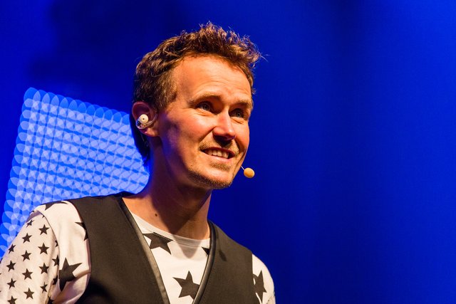 Die Wise Guys fahren mit ihren Fans im Revier musikalisch Achterbahn