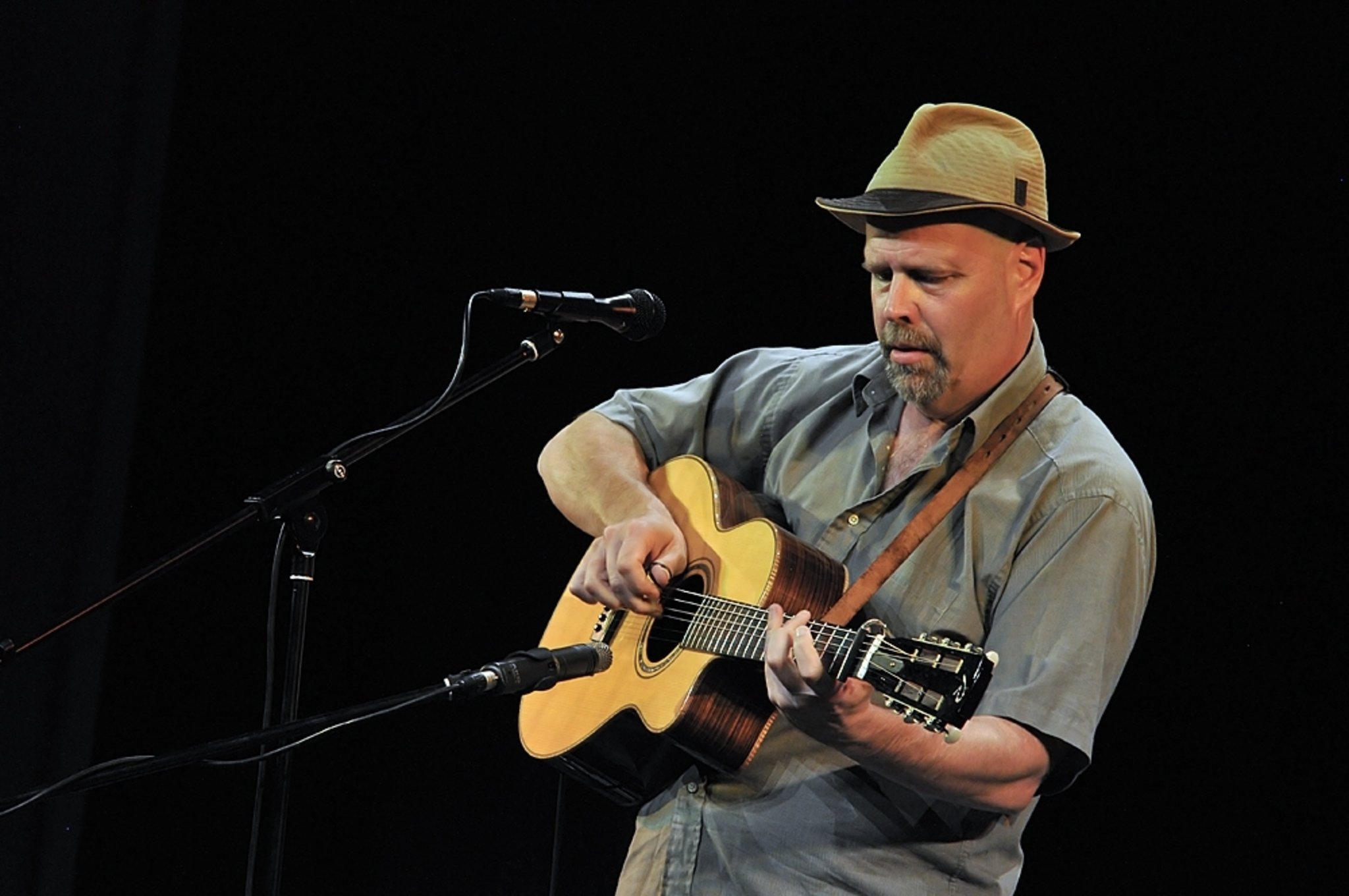 "ERIC LUGOSCH" (USA) Mi,21.Oktober 2015 "mittwochs... im MedienHaus ...