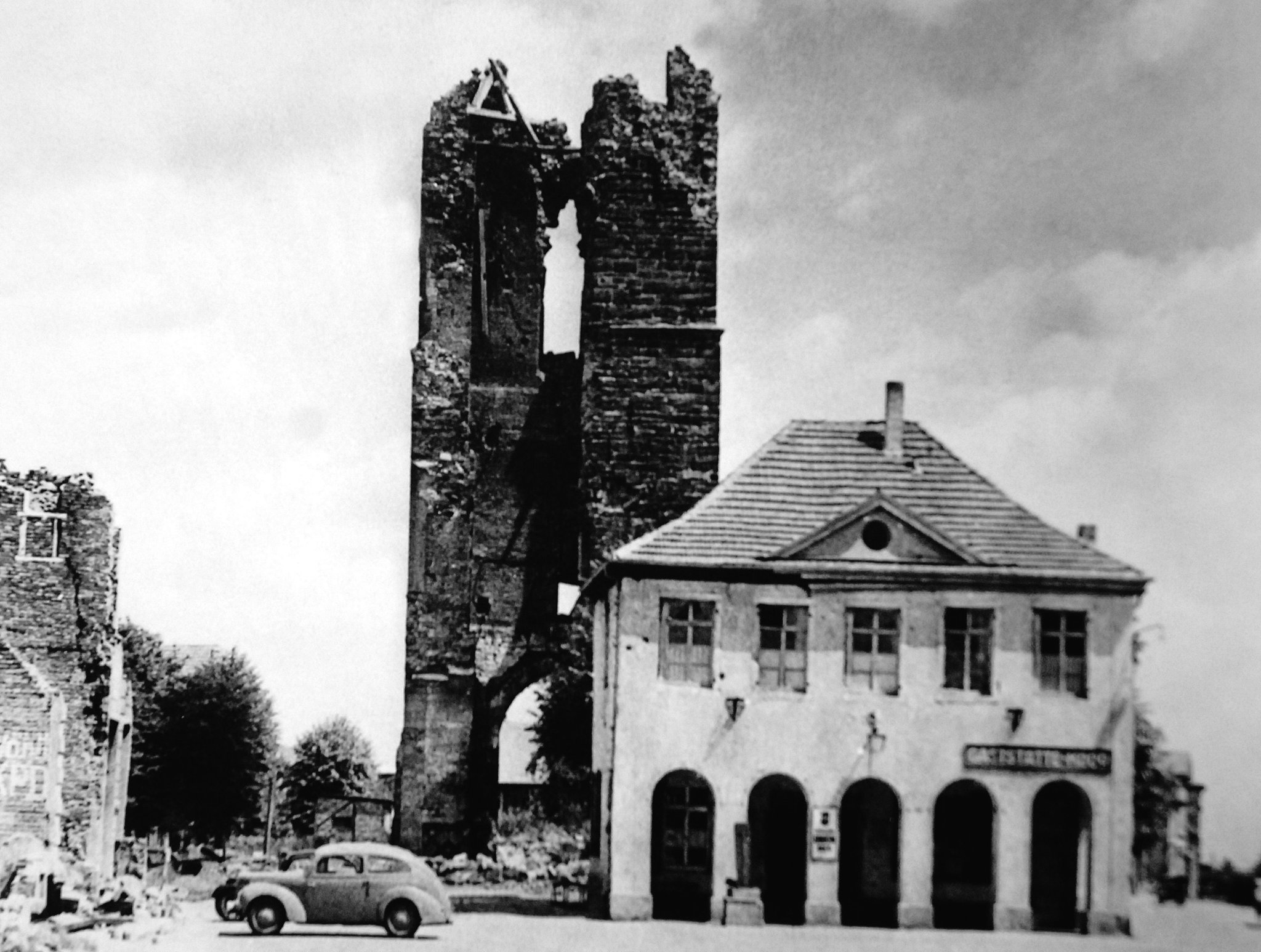 Stadtrundgang "Spurensuche" erinnert an Zerstörung und Wiederaufbau ...