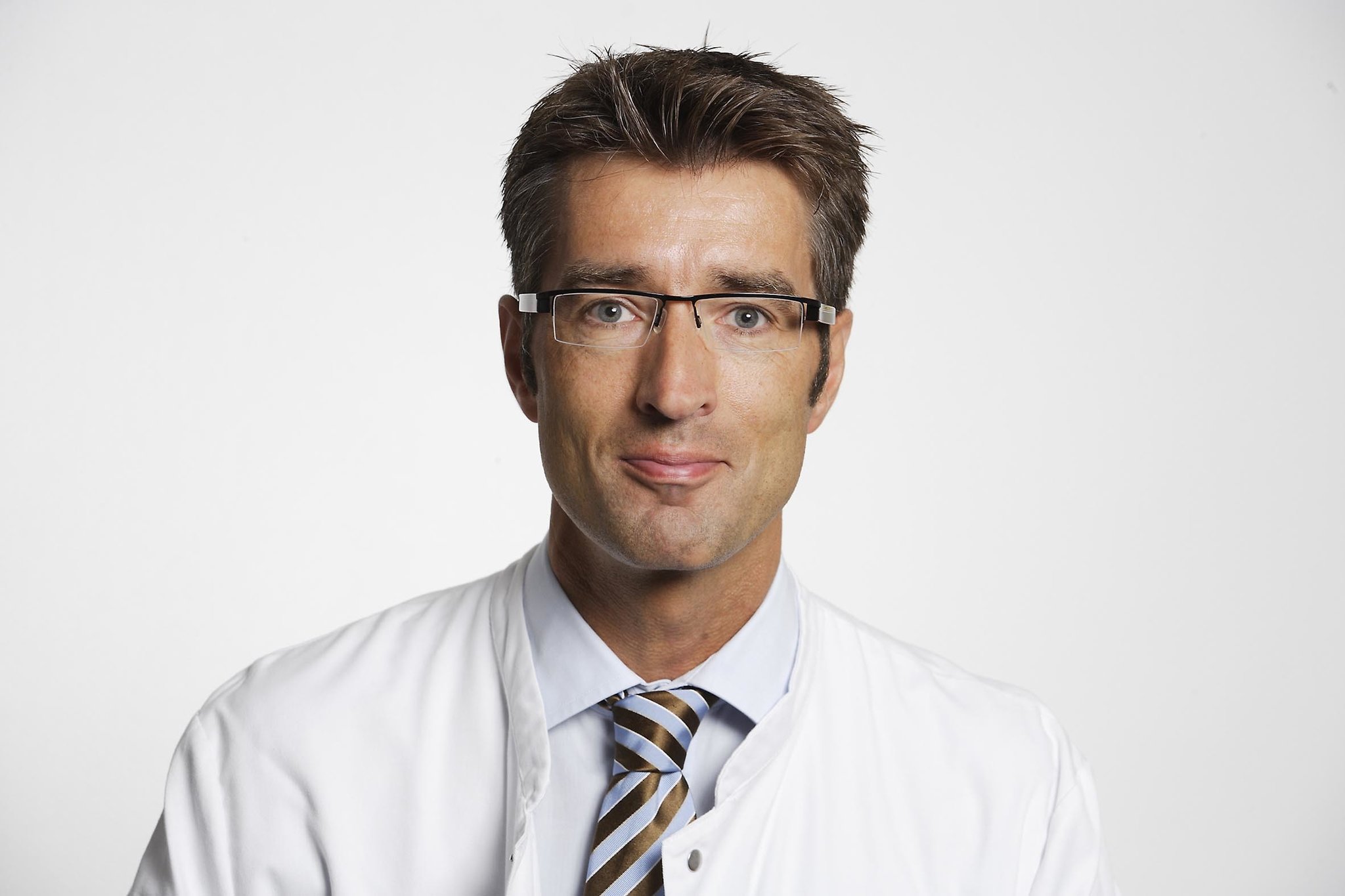 Dr. Johannes Wunderlich informiert bei der Wickeder SPD-AG 60 plus über ...