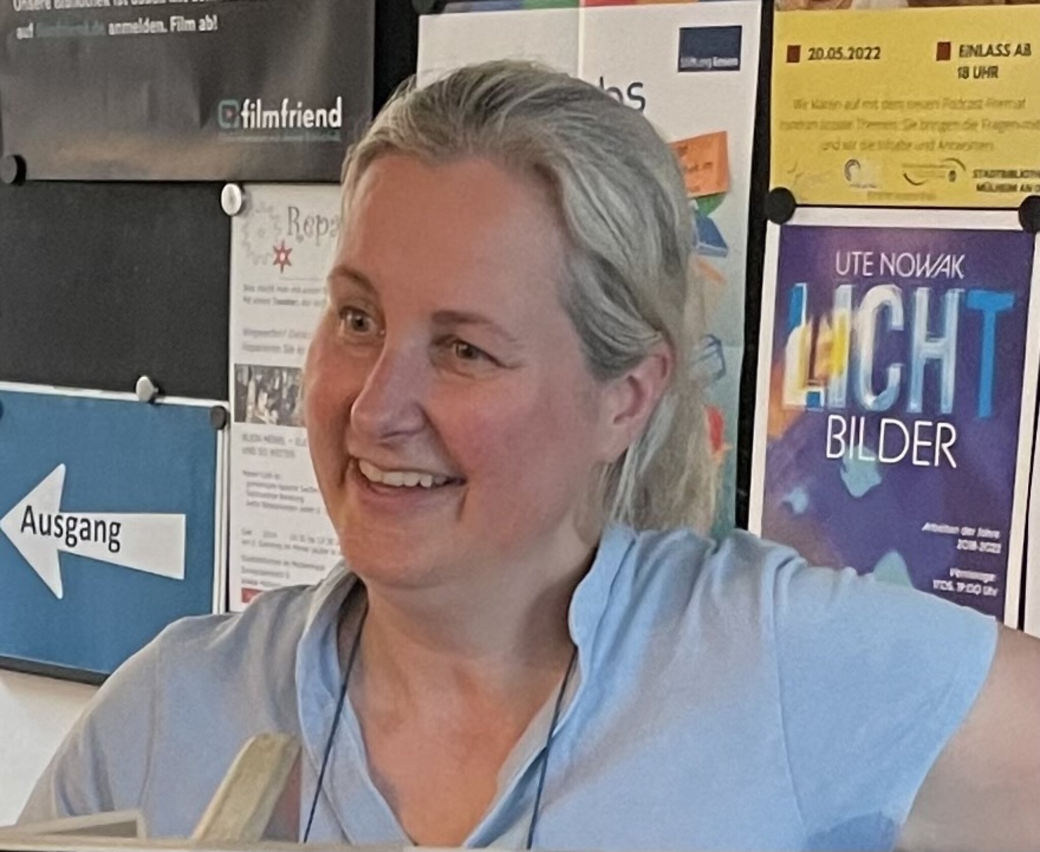 Ansprechende Kunst von Ute Nowak in der Stadtbibliothek Mülheim ...