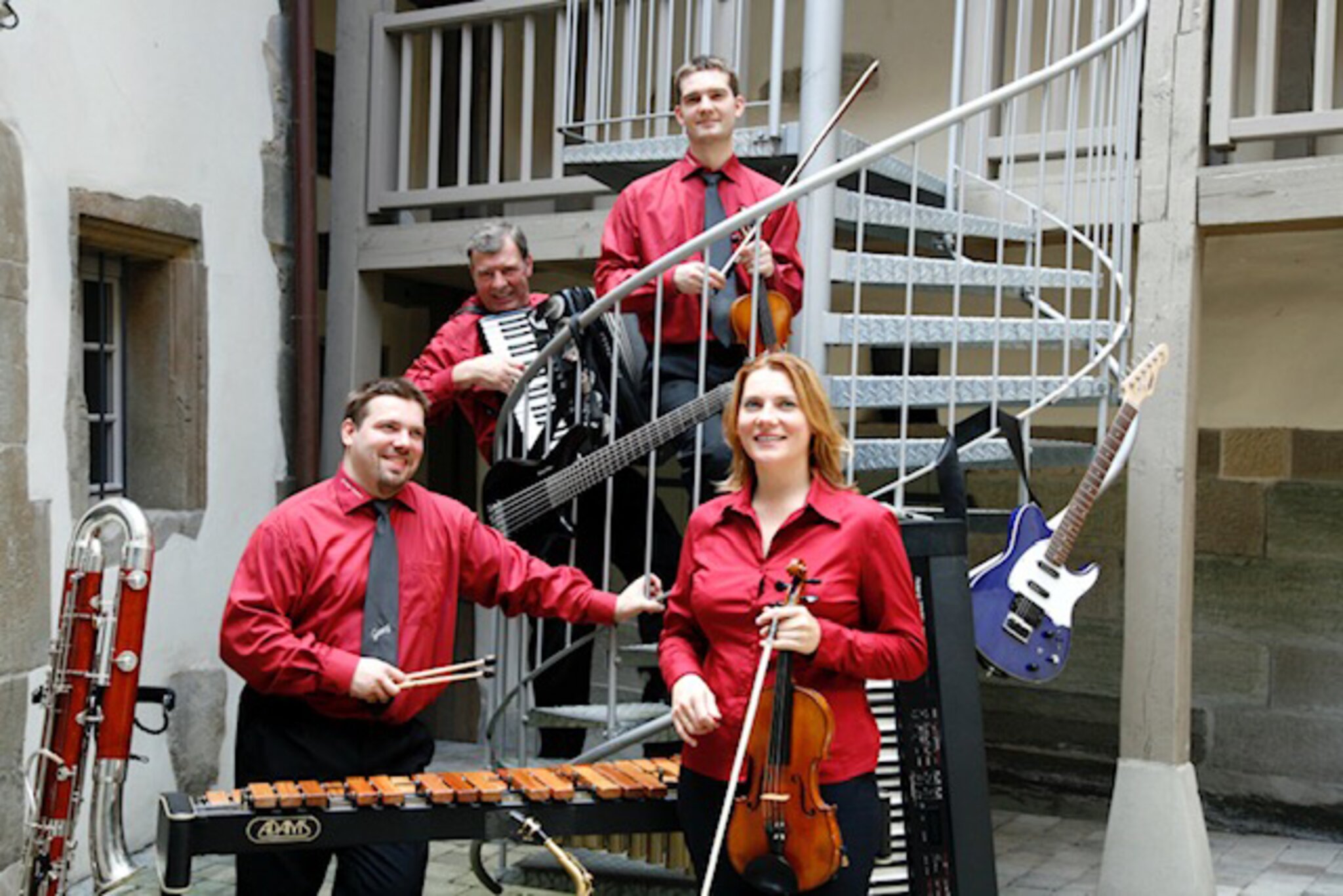 Ikonenausstellung und Konzert "Classic crossover" in der Anholter Kirche