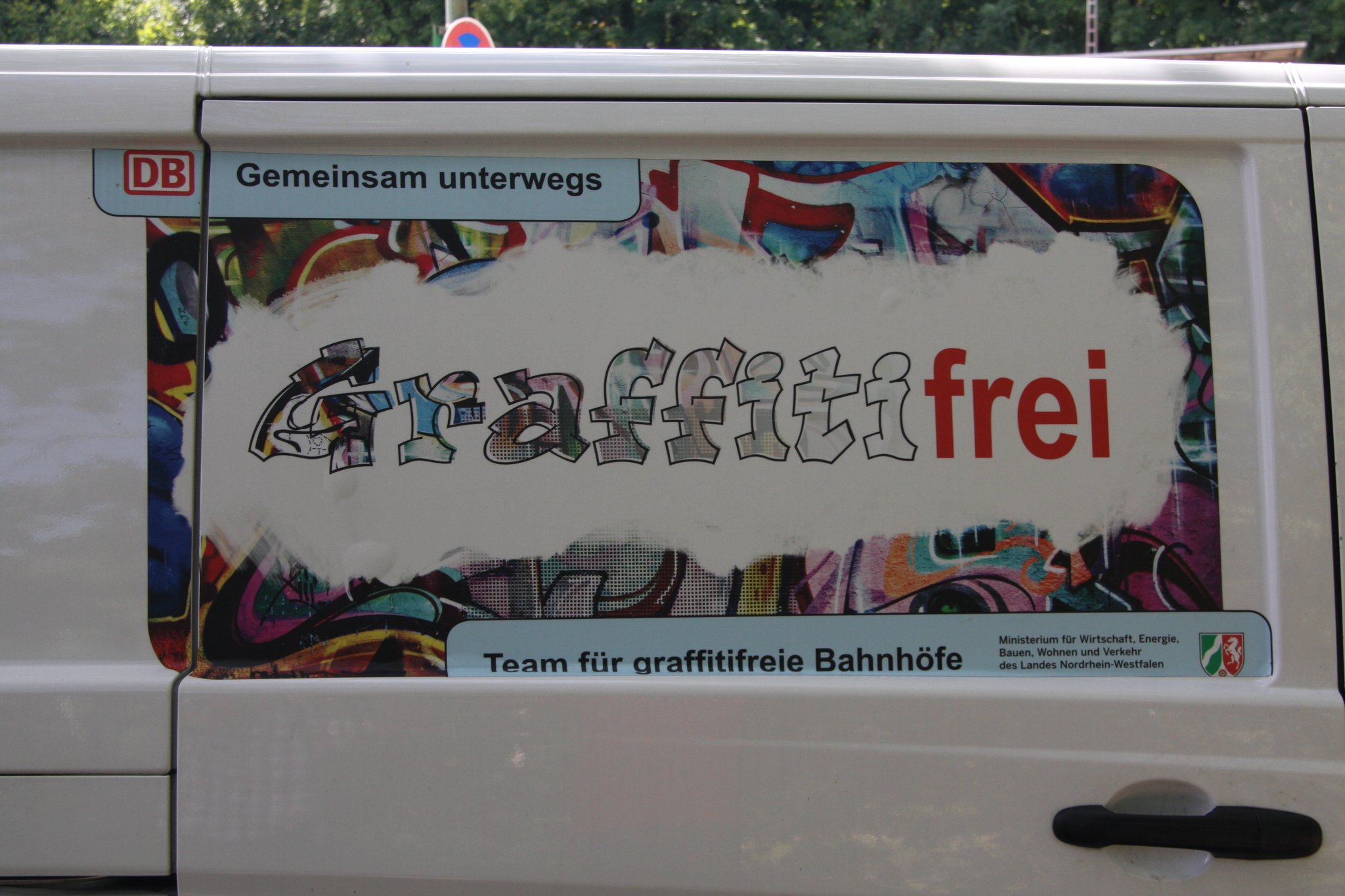 "DB Graffiti frei" Team für graffitifreie Bahnhöfe