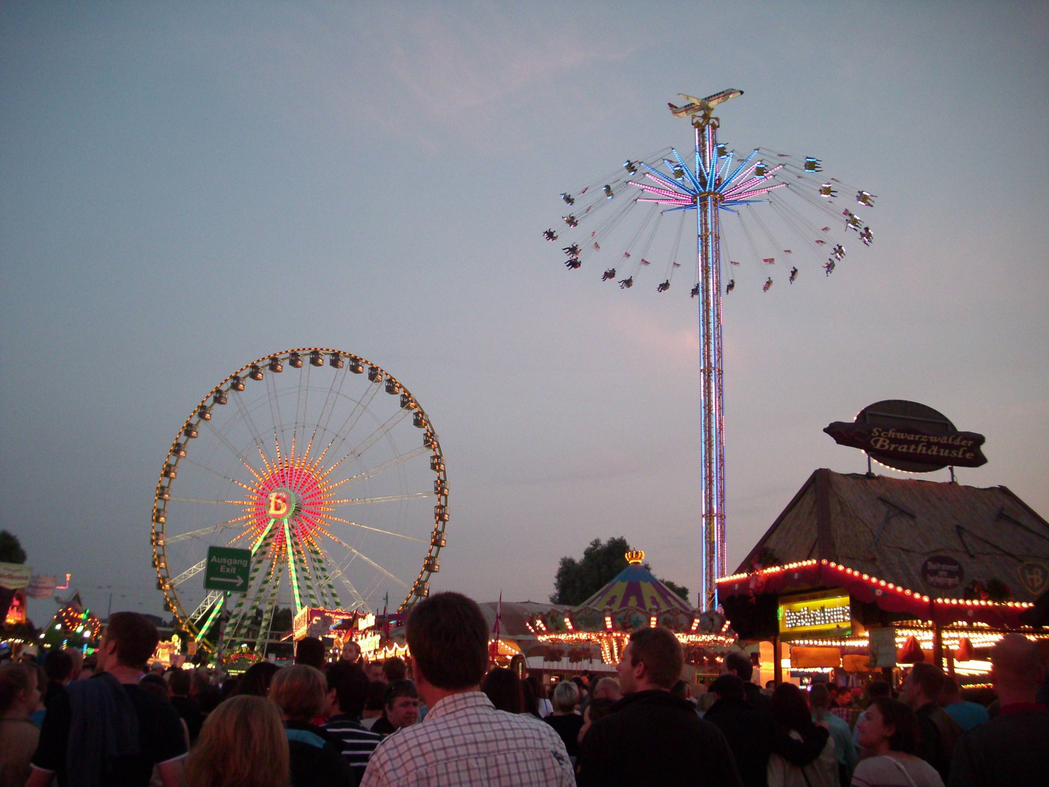 Viele Grüße von der größten Kirmes am Rhein