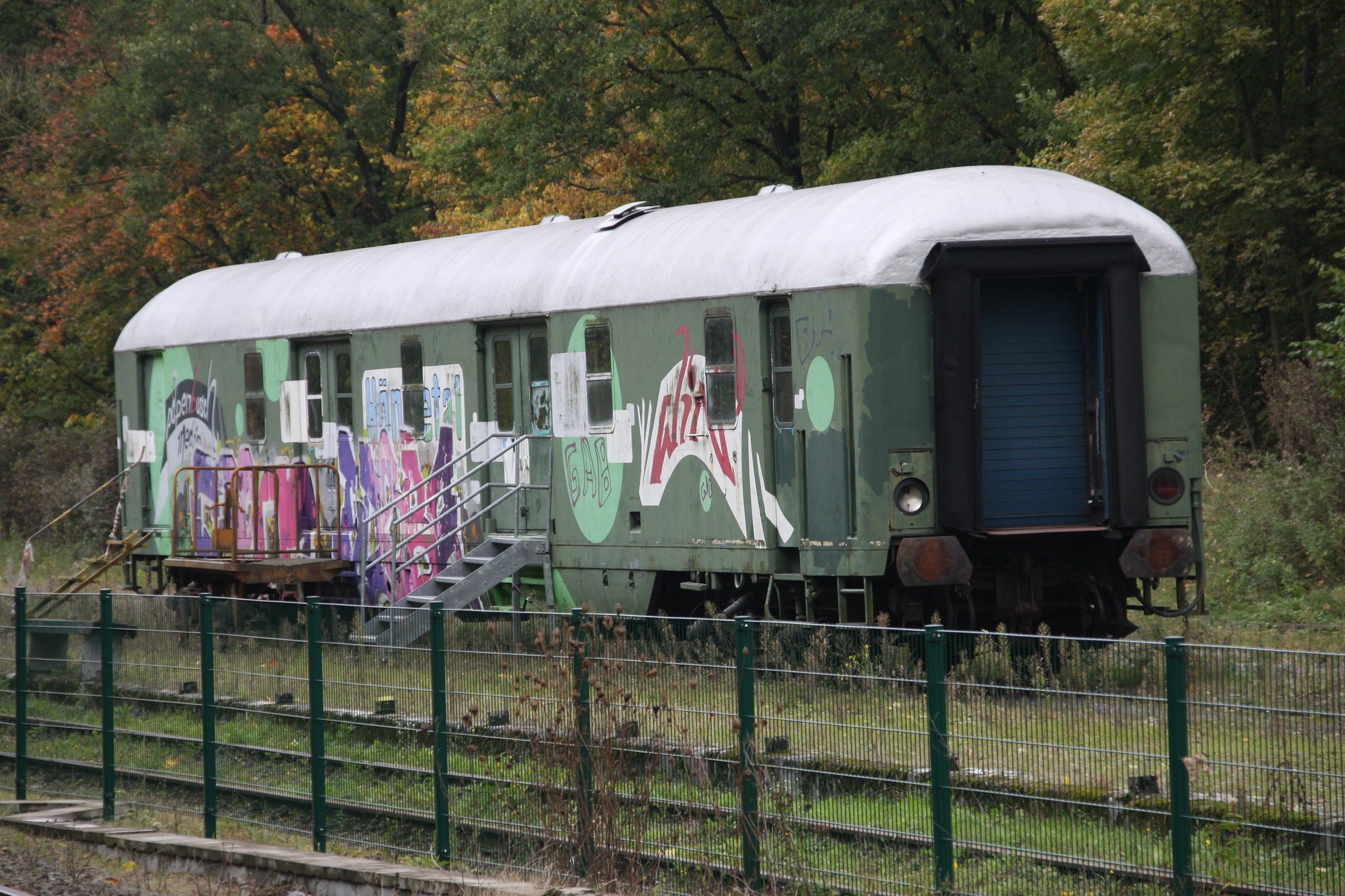 Alter Postwagen in Binolen