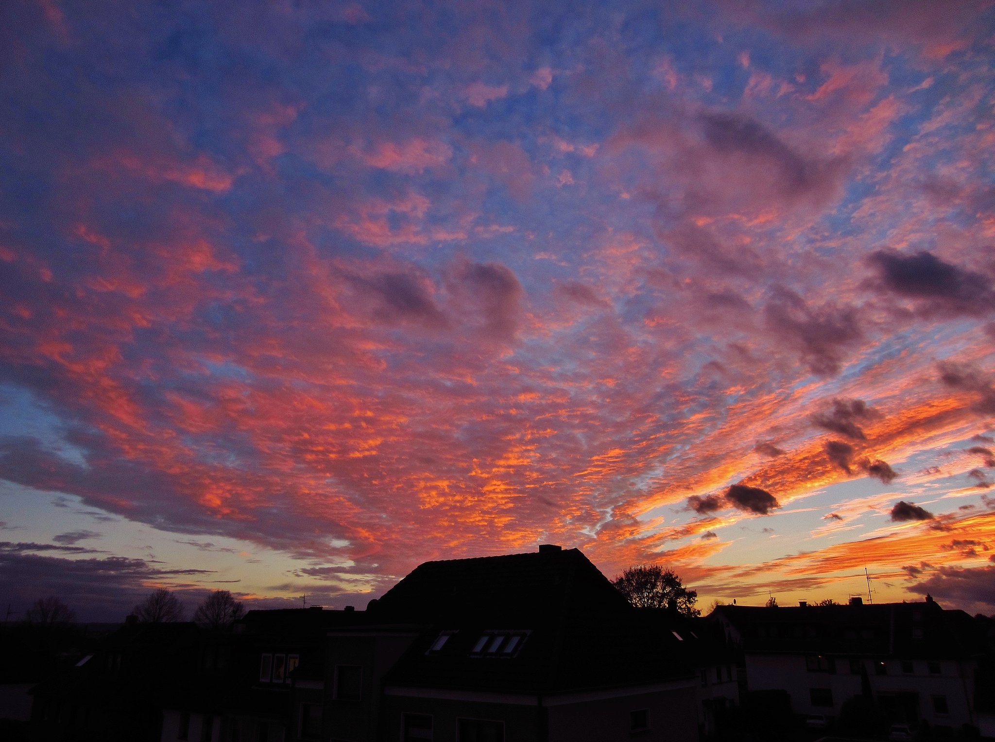 Auch heute abend wieder ein tolles Schauspiel am Himmel