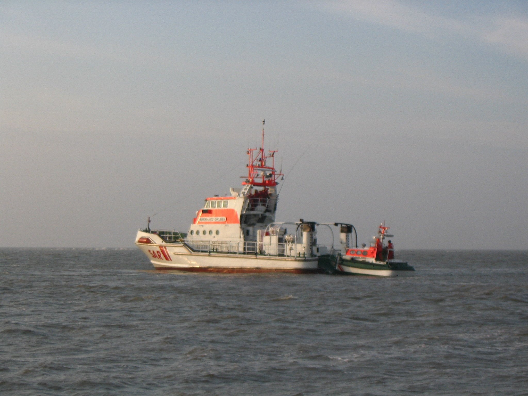 Seenotkreuzer Bernhard Gruben mit Johann Fidi vor Norderney