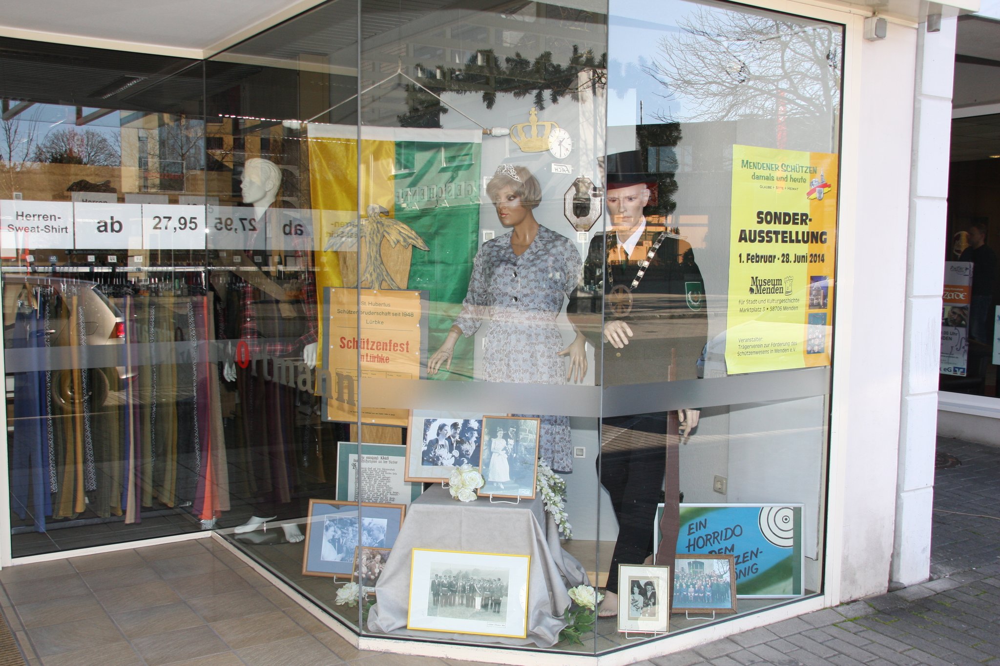 Werbung für die Sonderausstellung Mendener Schützen damals und heute ...