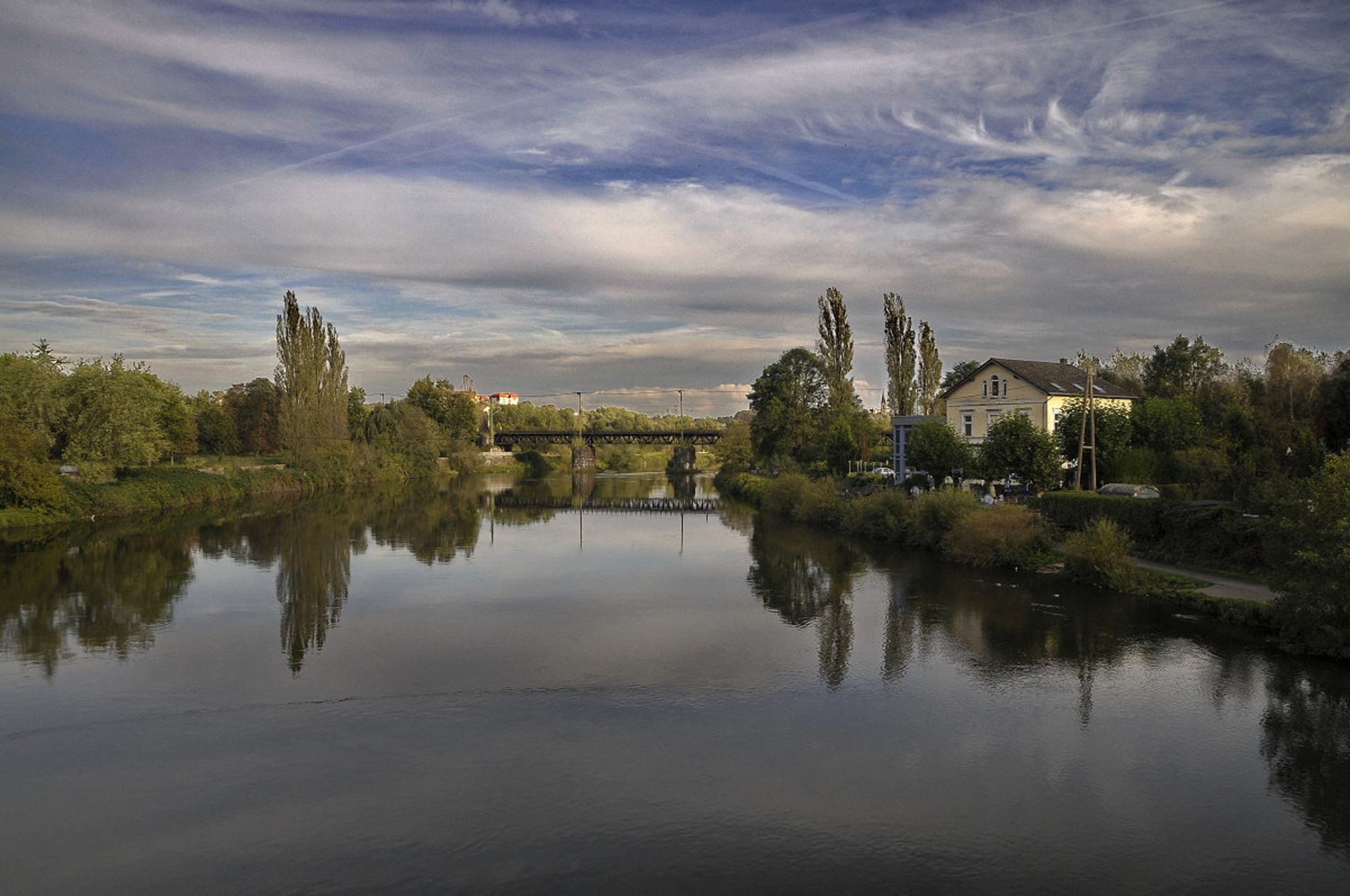 Die Ruhr in Essen-Steele, gestern von der Kurt Schuhmacher Brücke aus ...