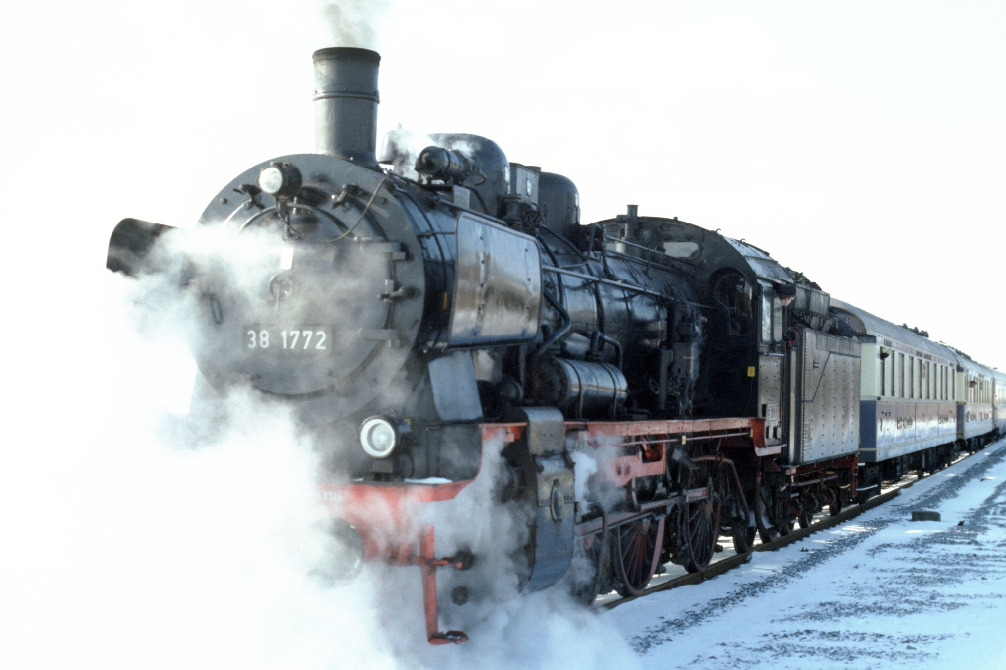 Dampflok P8 BR 38 1772 mit Rheingold Zug im winterlichen Warstein III
