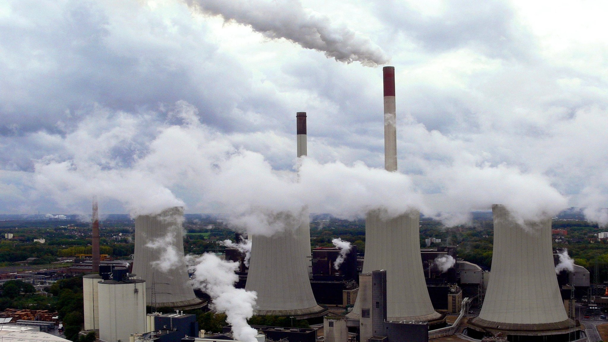 Grauer Alltag - Kraftwerk Scholven in Gelsenkirchen-Scholven