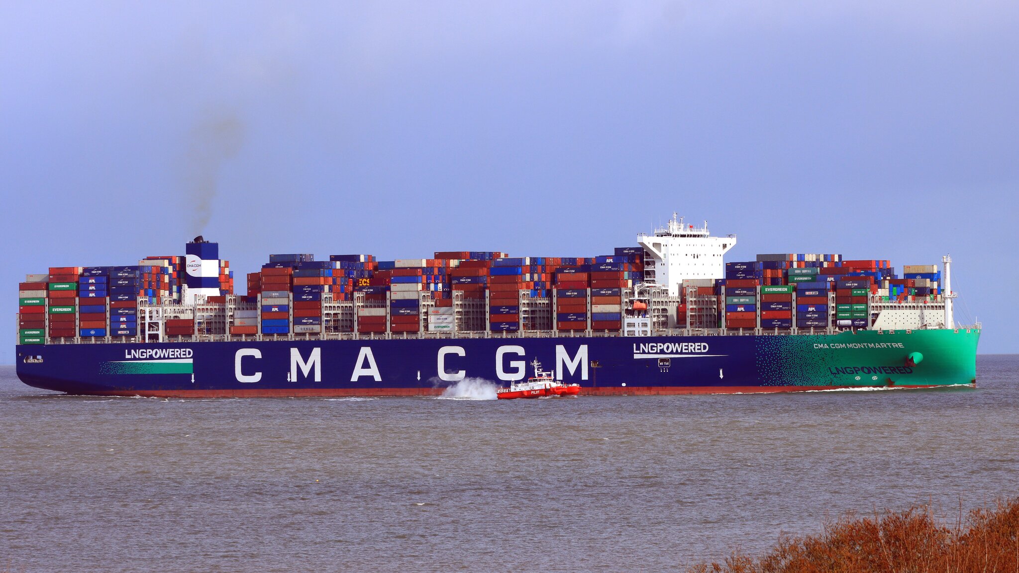 CMA CGM Montmartre, ein Containerriese der Megamax-24 Baureihe, vor ...