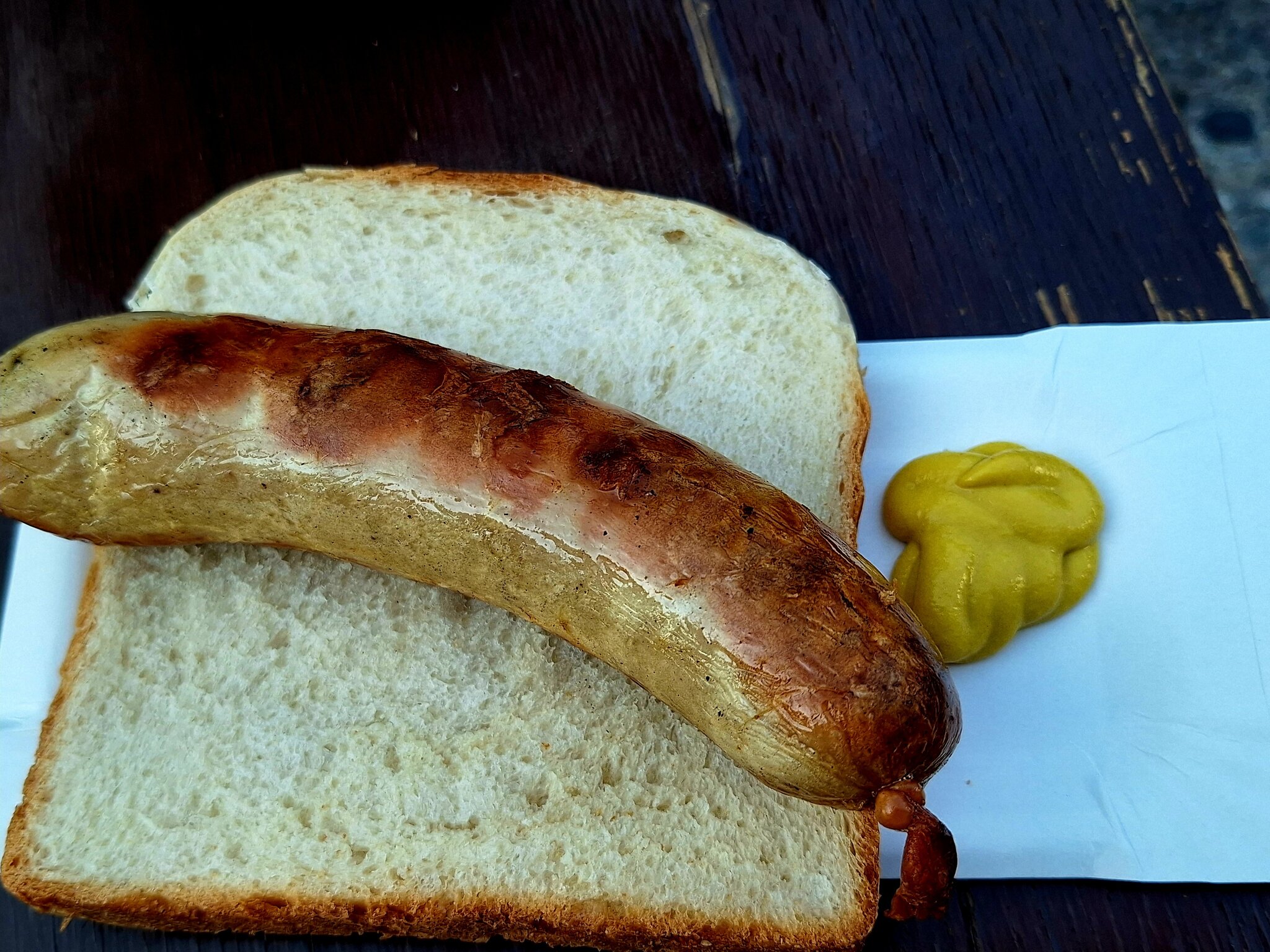 Ein Toast auf die BO Bratwurst.