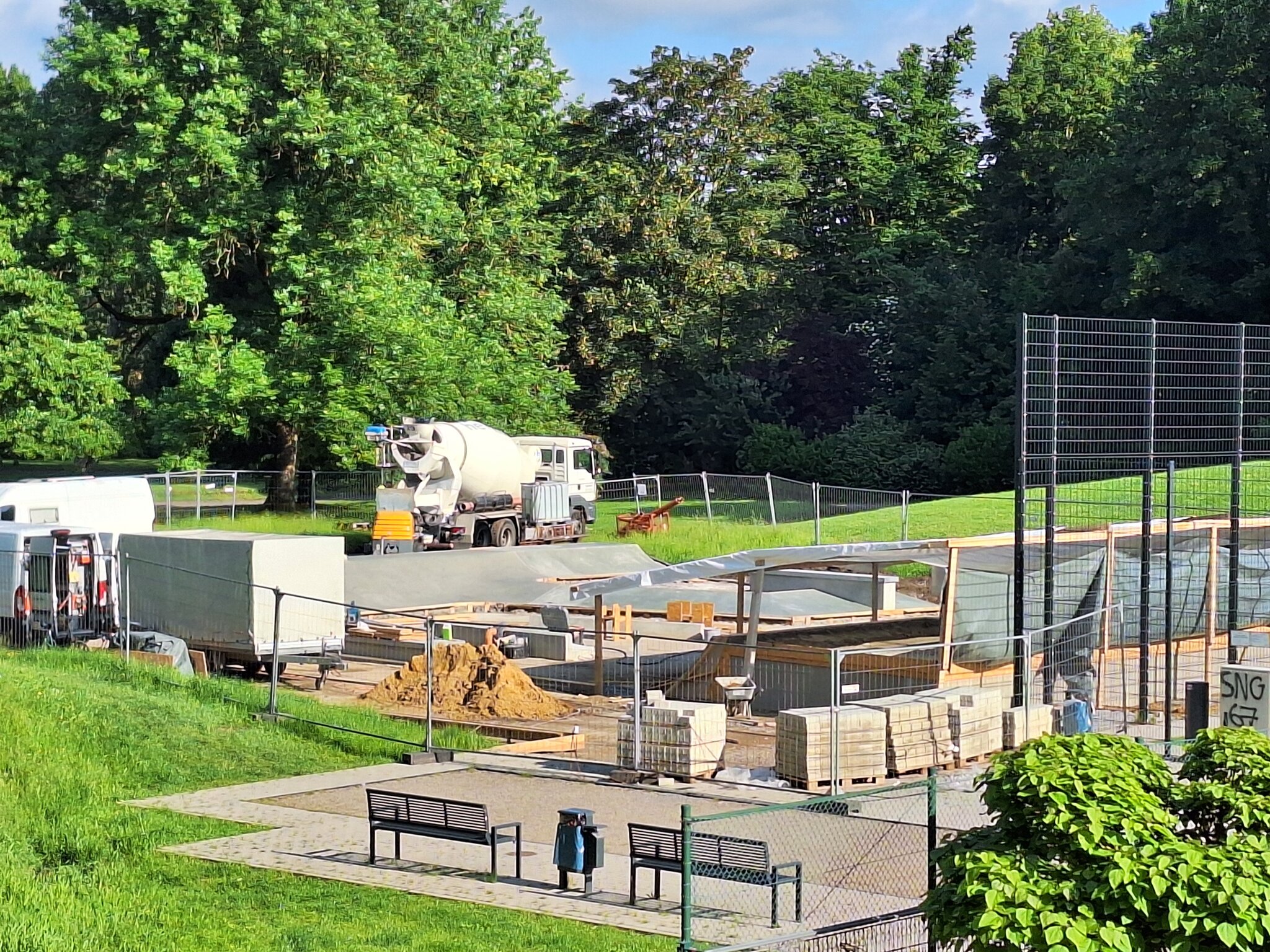 Beton kommt in Form