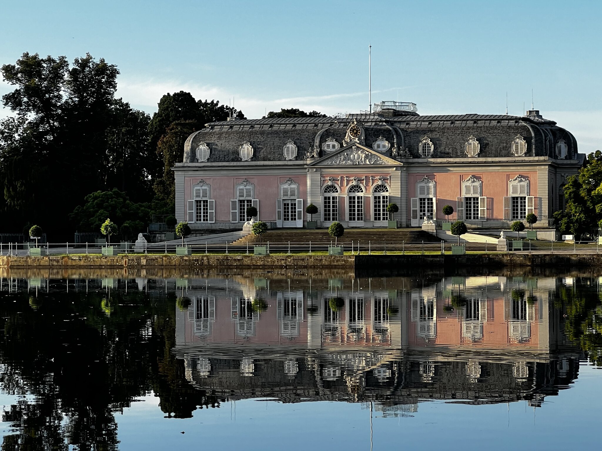 Schloss Benrath in der Morgensonne☀️