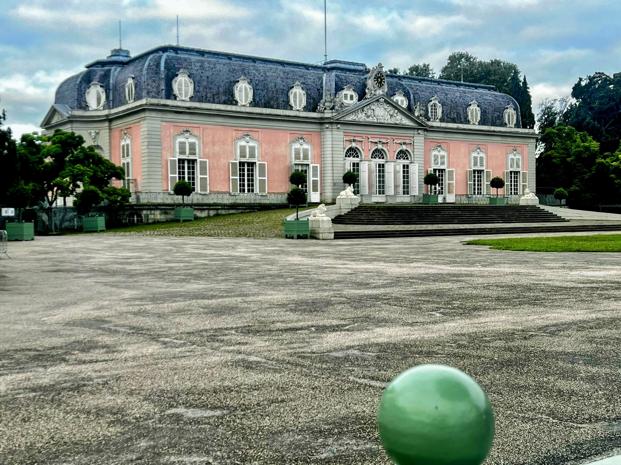 Schloss Benrath mit Kugel