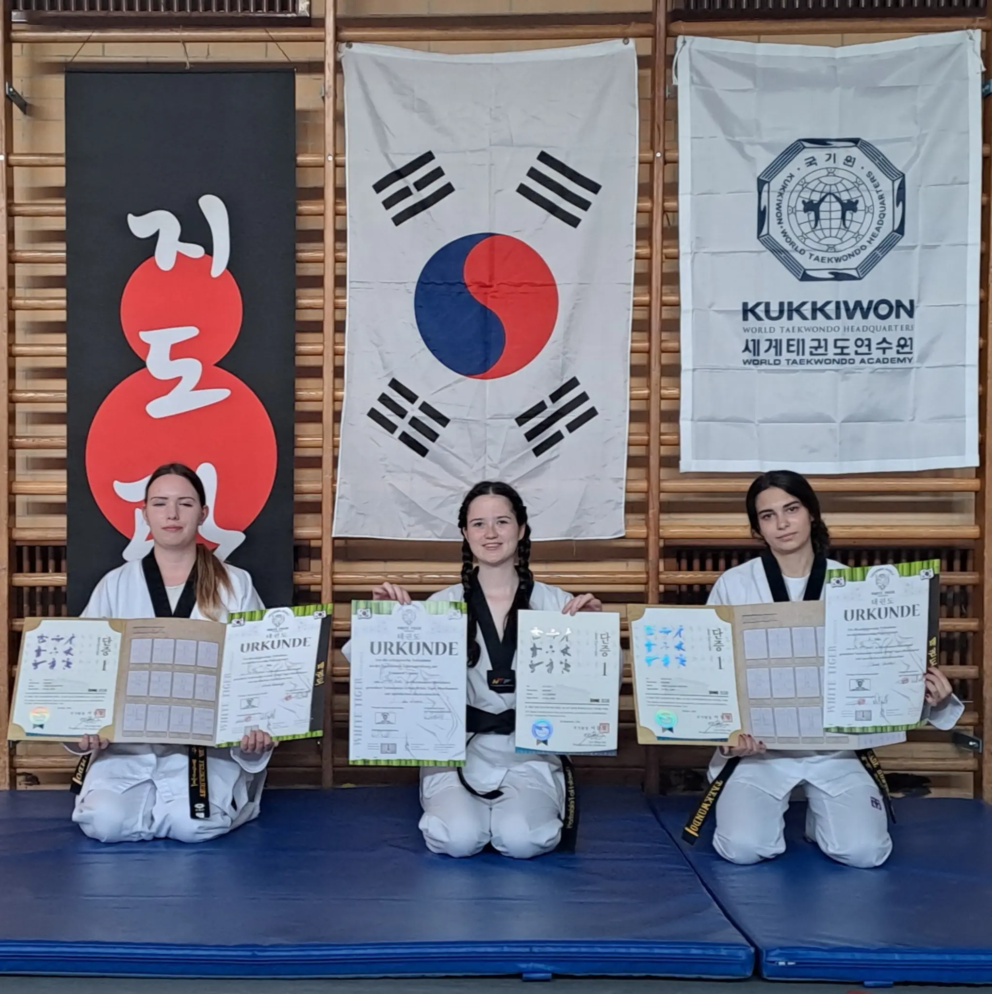 Drei neue Dan-Trägerinnen